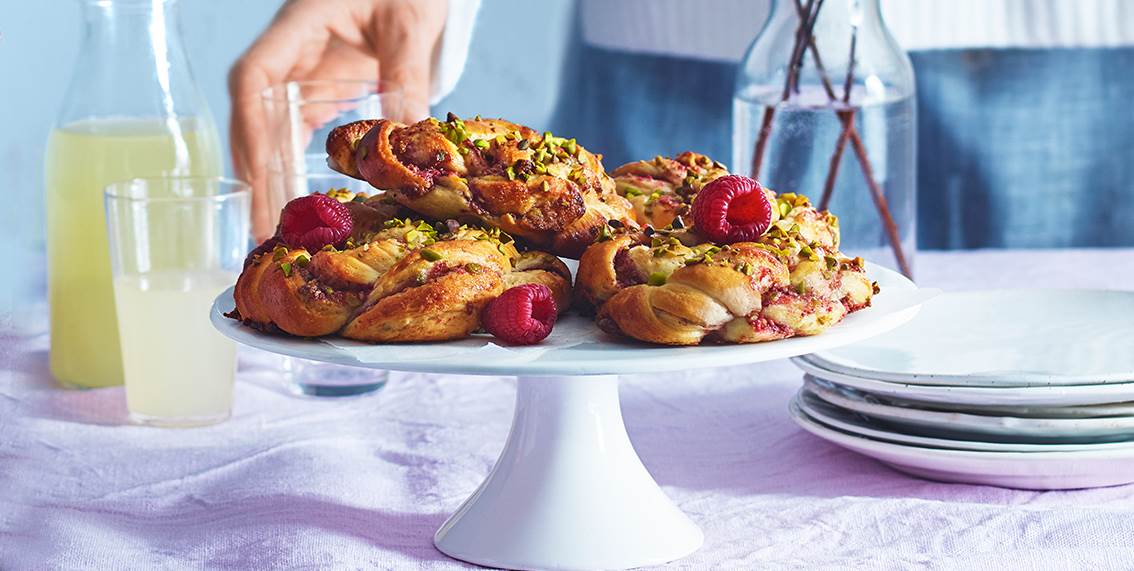 Bullar med hallon & pistage | Kungsörnen