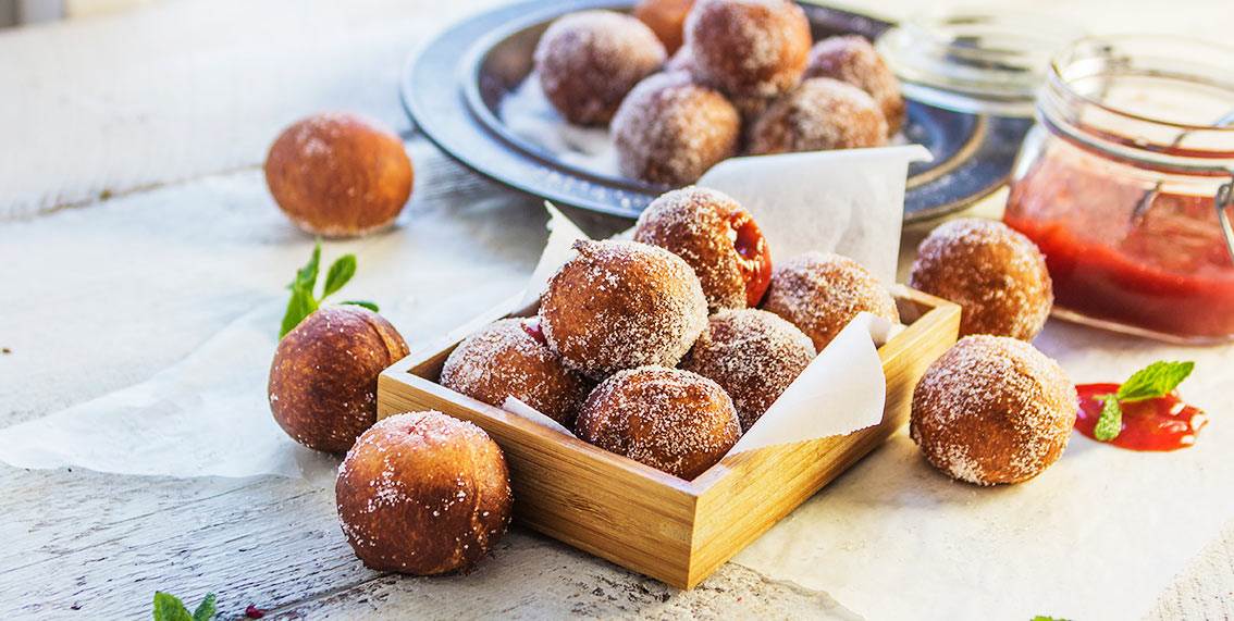 Munkar fyllda med rabarbermarmelad | Kungsörnen